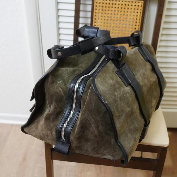 UGG | Bags | Ugg Collection Made In Italy Leather Carry On Unisex ...